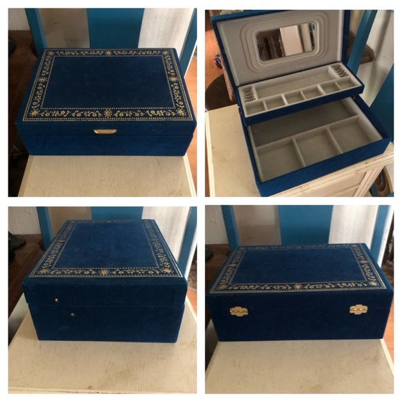 Vintage | Storage & Organization | Vintage Blue Velvet Jewelry Box ...